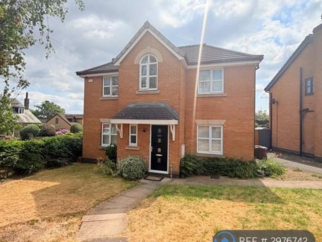 4 bedroom detached house to rent