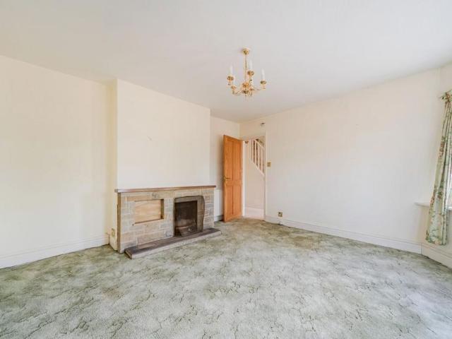 4 bedroom detached house to rent