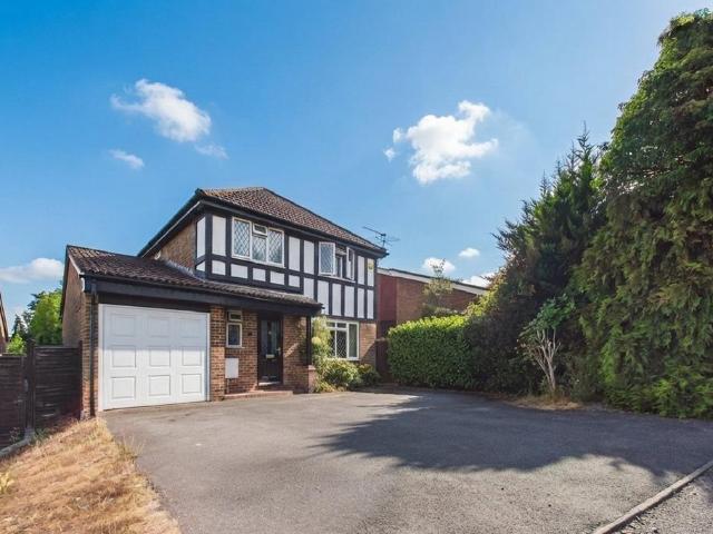 4 bedroom detached house to rent
