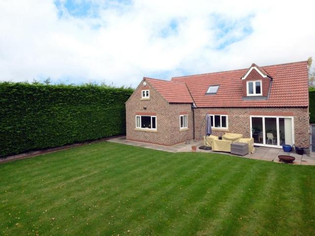 4 bedroom detached house to rent