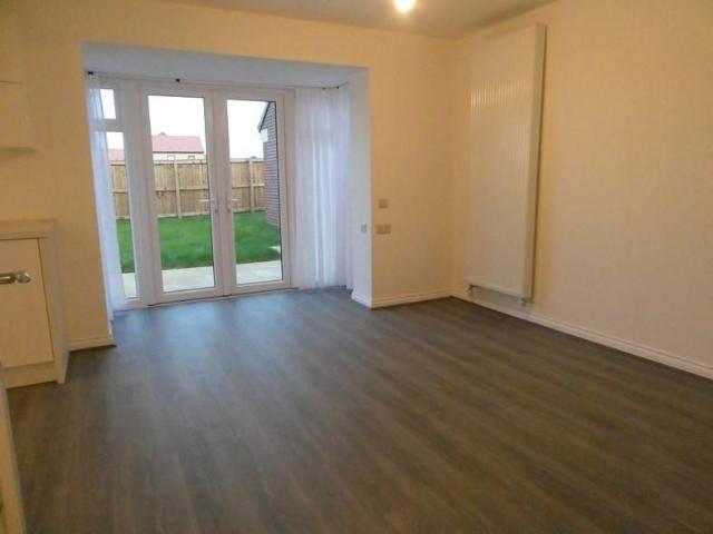 4 bedroom detached house to rent