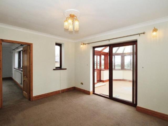 4 bedroom detached house to rent