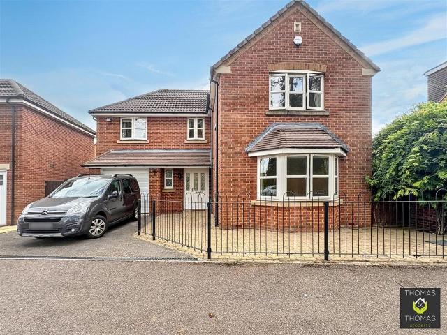 4 bedroom detached house to rent