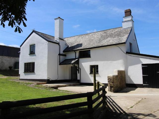 4 bedroom detached house to rent