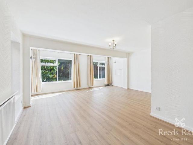 4 bedroom detached house to rent