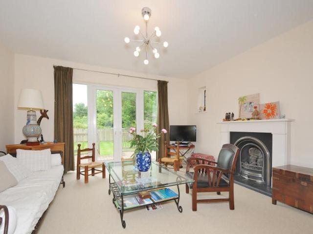 4 bedroom detached house to rent