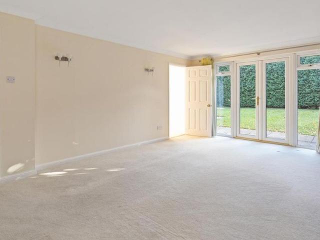 4 bedroom detached house to rent