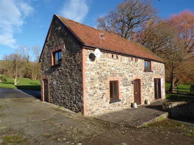 4 bedroom detached house to rent