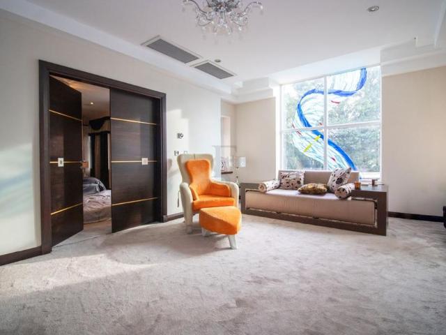 4 bedroom detached house to rent