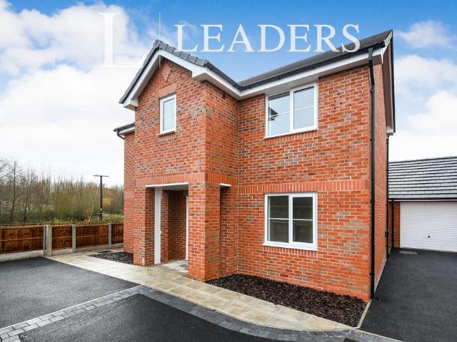 4 bedroom detached house to rent