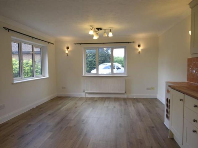4 bedroom detached house to rent