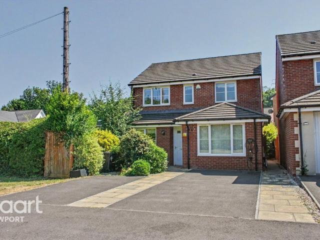 4 bedroom detached house to rent