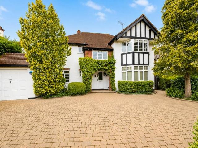 4 bedroom detached house to rent