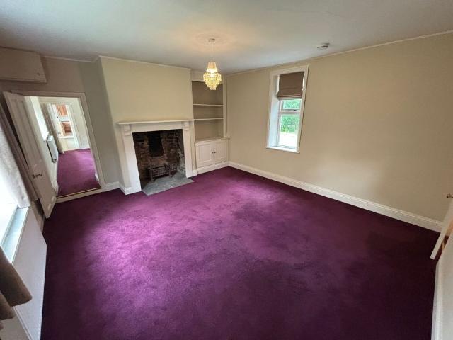 4 bedroom detached house to rent