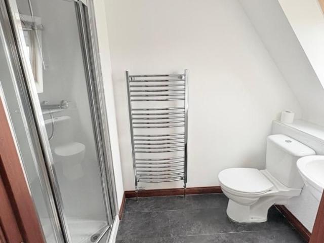 4 bedroom detached house to rent