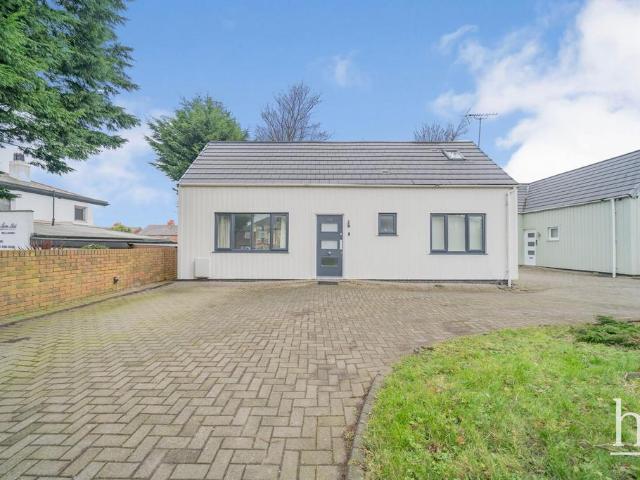 4 bedroom detached house to rent