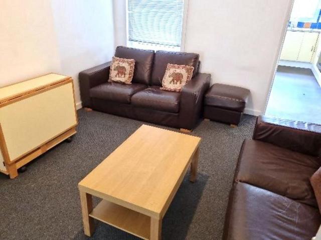 4 bedroom detached house to rent