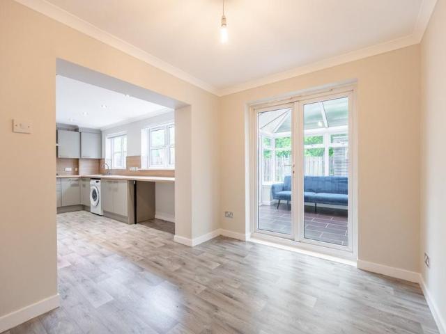 4 bedroom detached house to rent