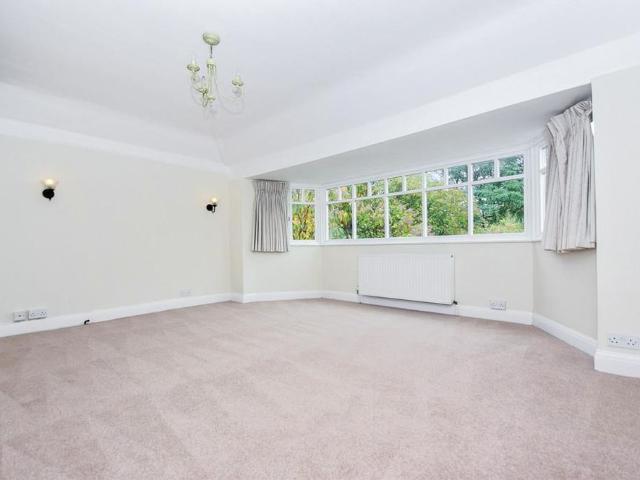4 bedroom detached house to rent