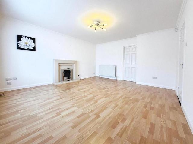 4 bedroom detached house to rent