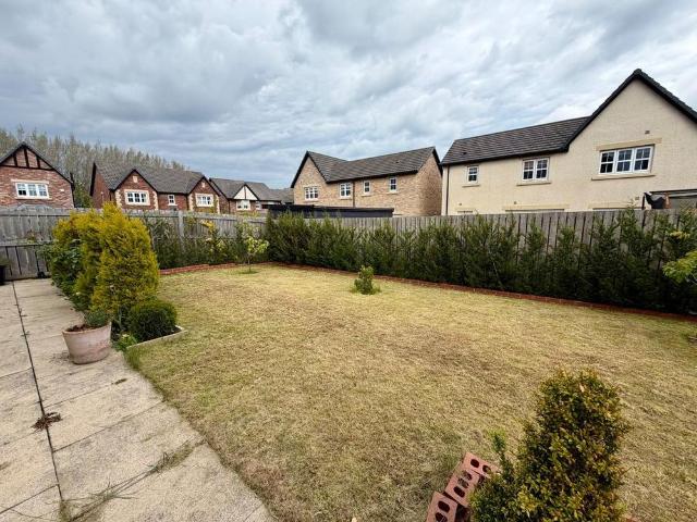 4 bedroom detached house to rent