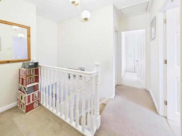 4 bedroom detached house to rent