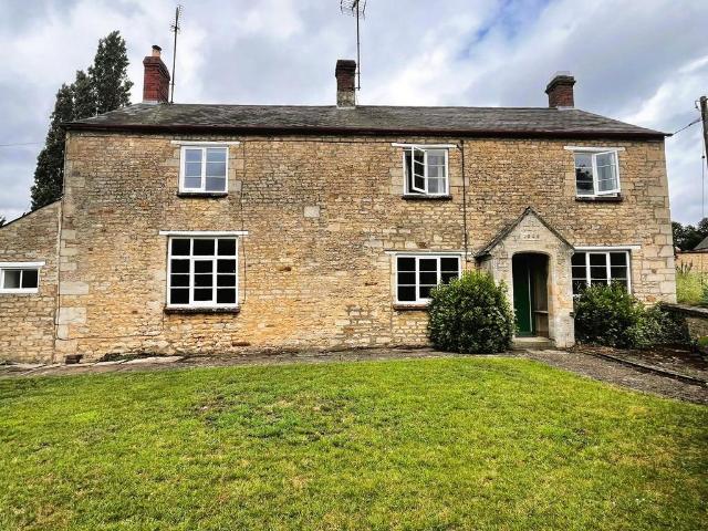 4 bedroom detached house to rent