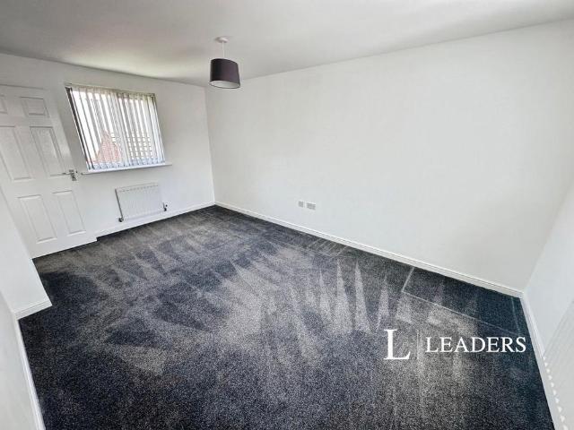 4 bedroom detached house to rent