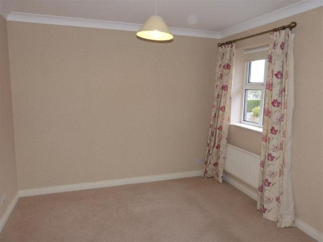 4 bedroom detached house to rent