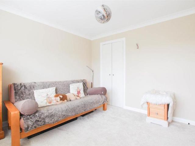 4 bedroom detached house to rent