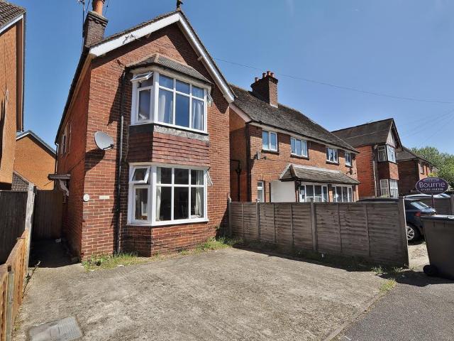 4 bedroom detached house to rent
