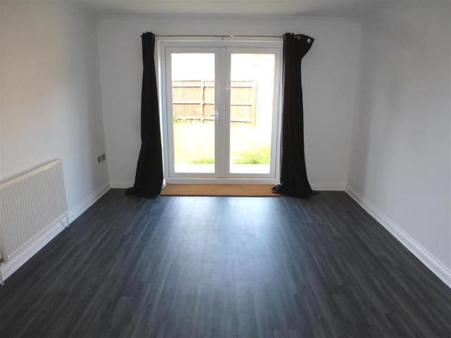 4 bedroom detached house to rent