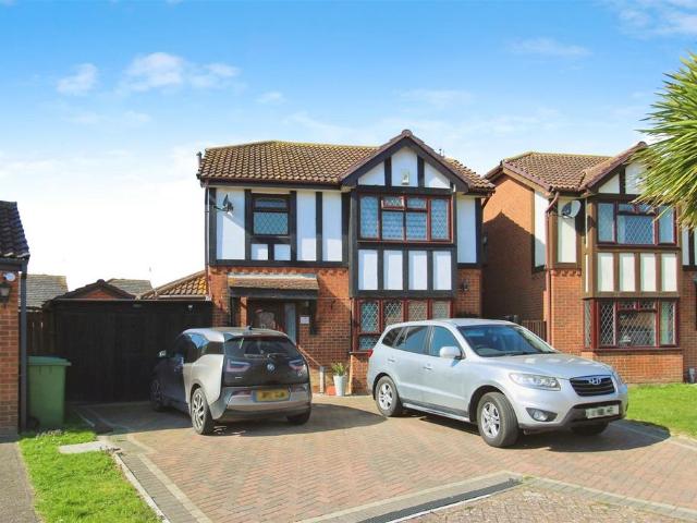 4 bedroom detached house to rent