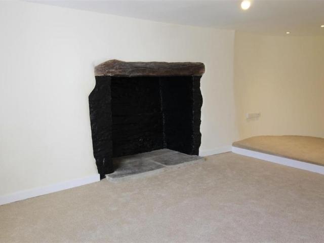 4 bedroom detached house to rent