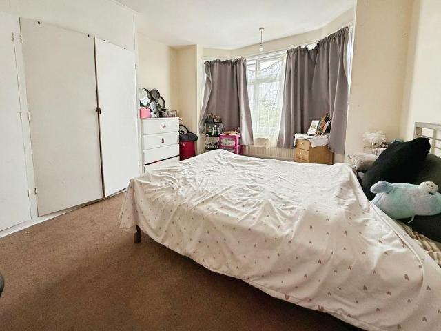 4 bedroom detached house to rent