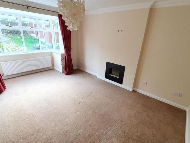 4 bedroom detached house to rent