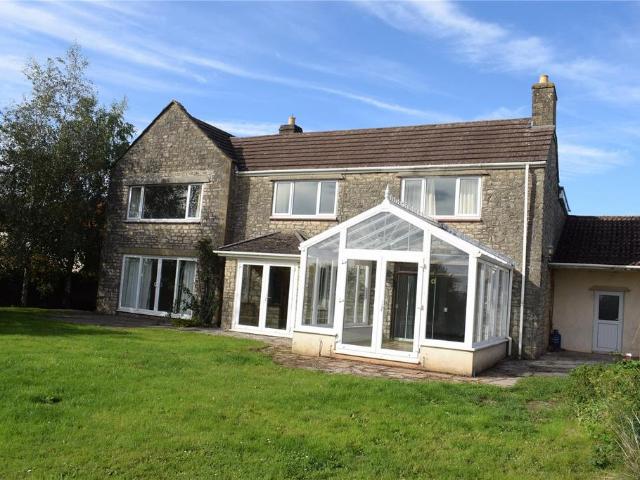4 bedroom detached house to rent