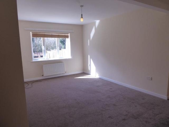 4 bedroom detached house to rent
