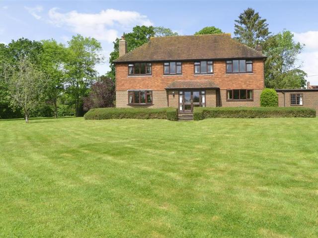 4 bedroom detached house to rent