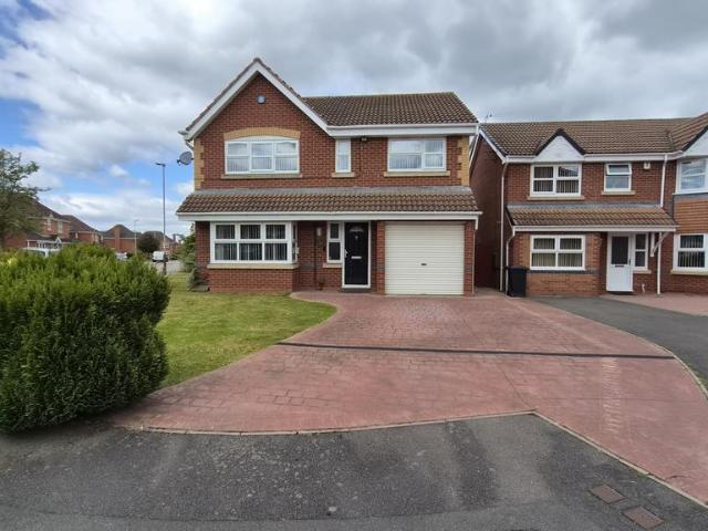 4 bedroom detached house to rent