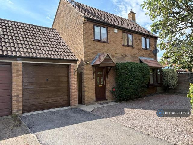 4 bedroom detached house to rent