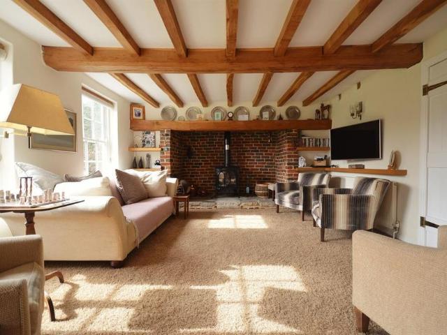 4 bedroom detached house to rent