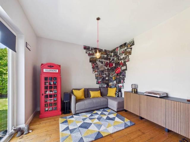 4 bedroom detached house to rent