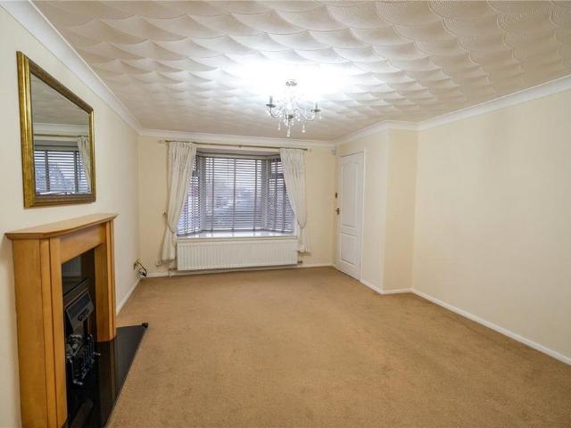 4 bedroom detached house to rent