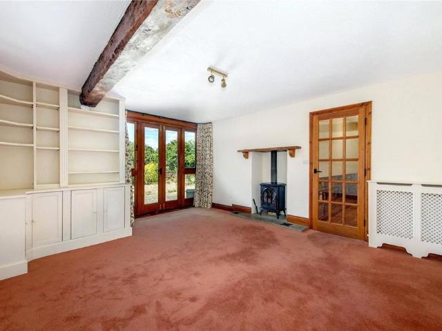 4 bedroom detached house to rent
