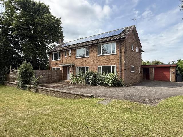 4 bedroom detached house to rent