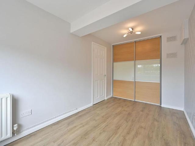 4 bedroom detached house to rent