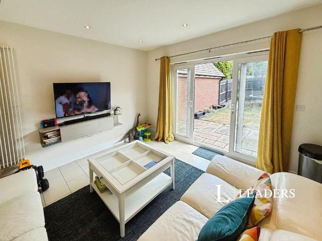 4 bedroom detached house to rent