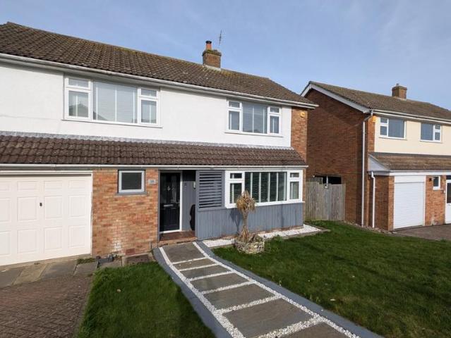 4 bedroom detached house to rent