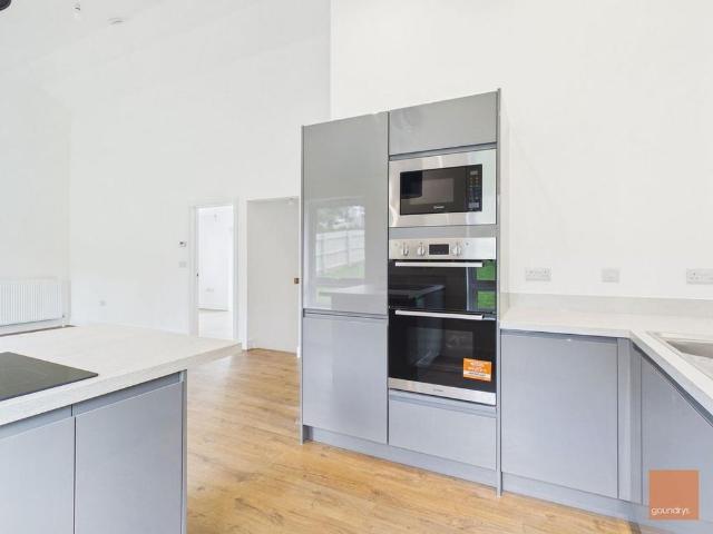 4 bedroom detached house to rent